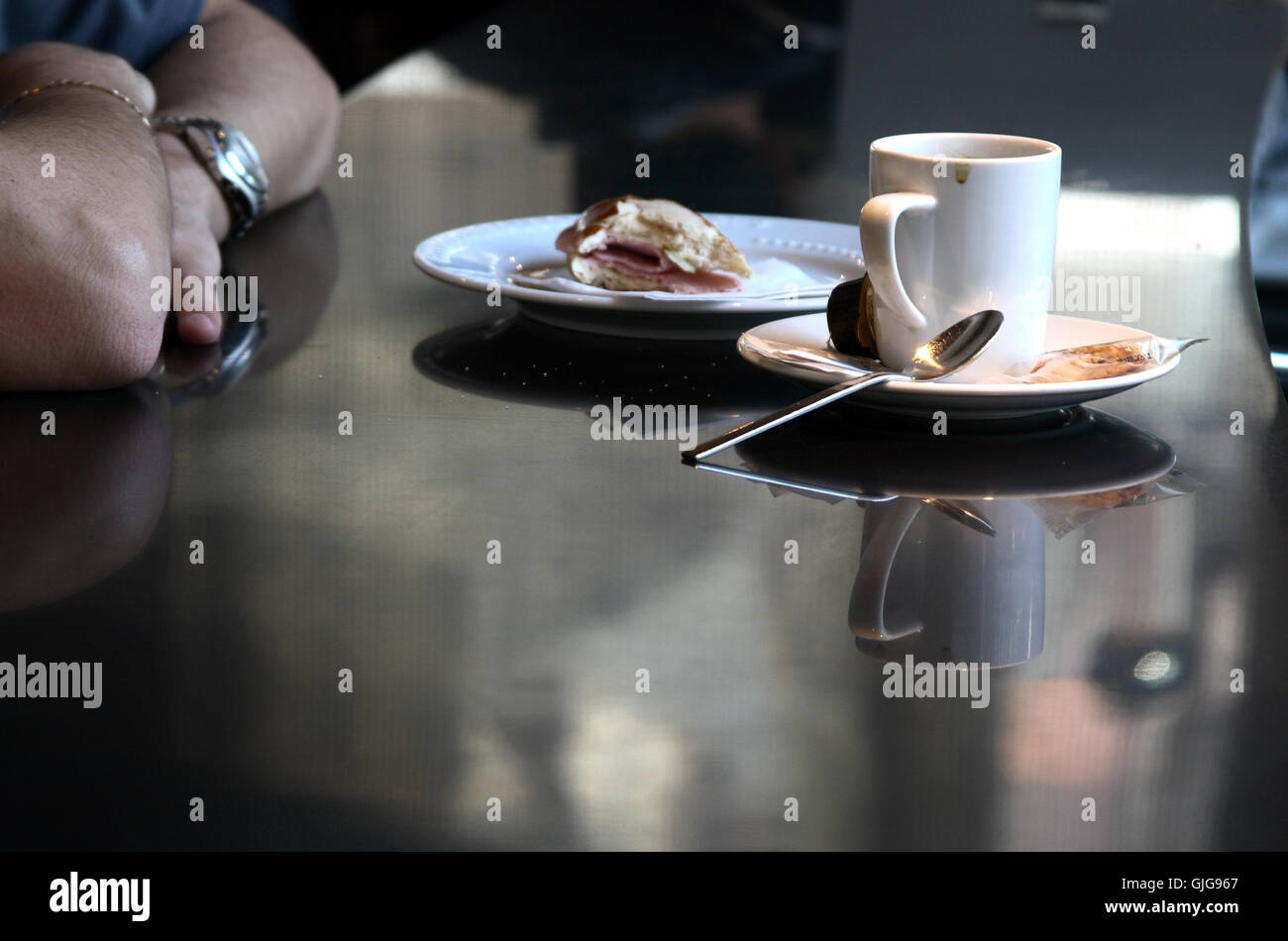 Poor restaurant setting hi-res stock photography and images - Alamy