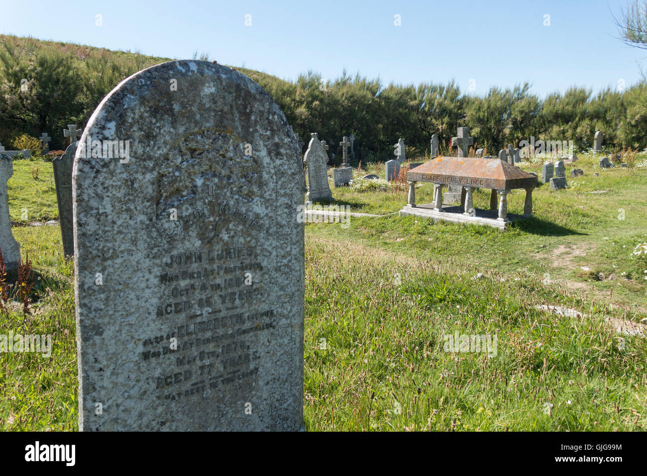 Churchyard The Parish Church of St Winwaloe, church of the storms ...
