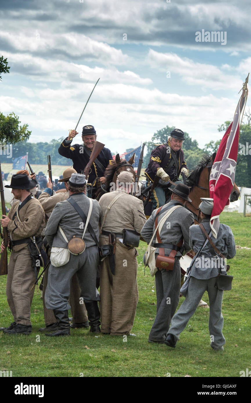 Confederate Soldiers on the battlefield of a American Civil war ...