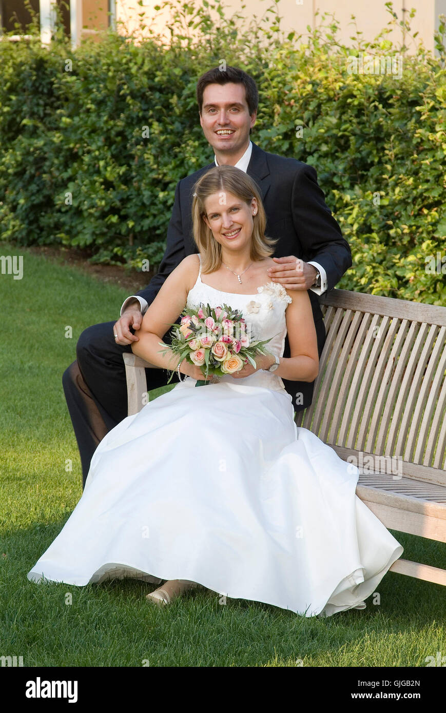 bride and groom Stock Photo - Alamy