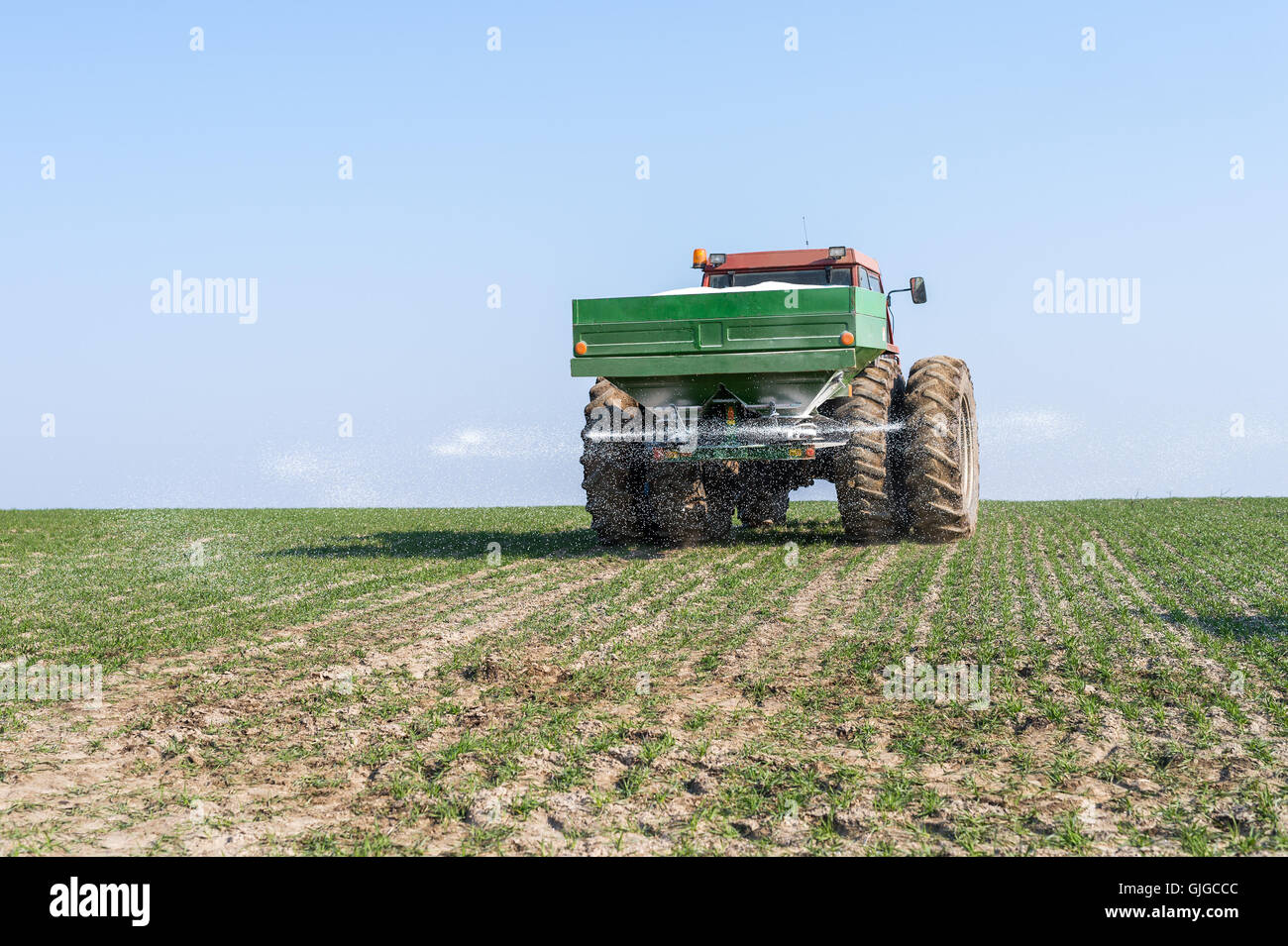 Fertilizer spreader field hi-res stock photography and images - Alamy