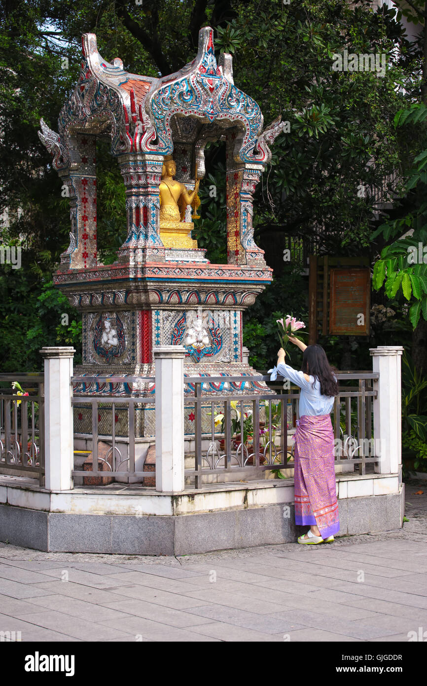 Chinese lady making offering deva hi-res stock photography and images ...