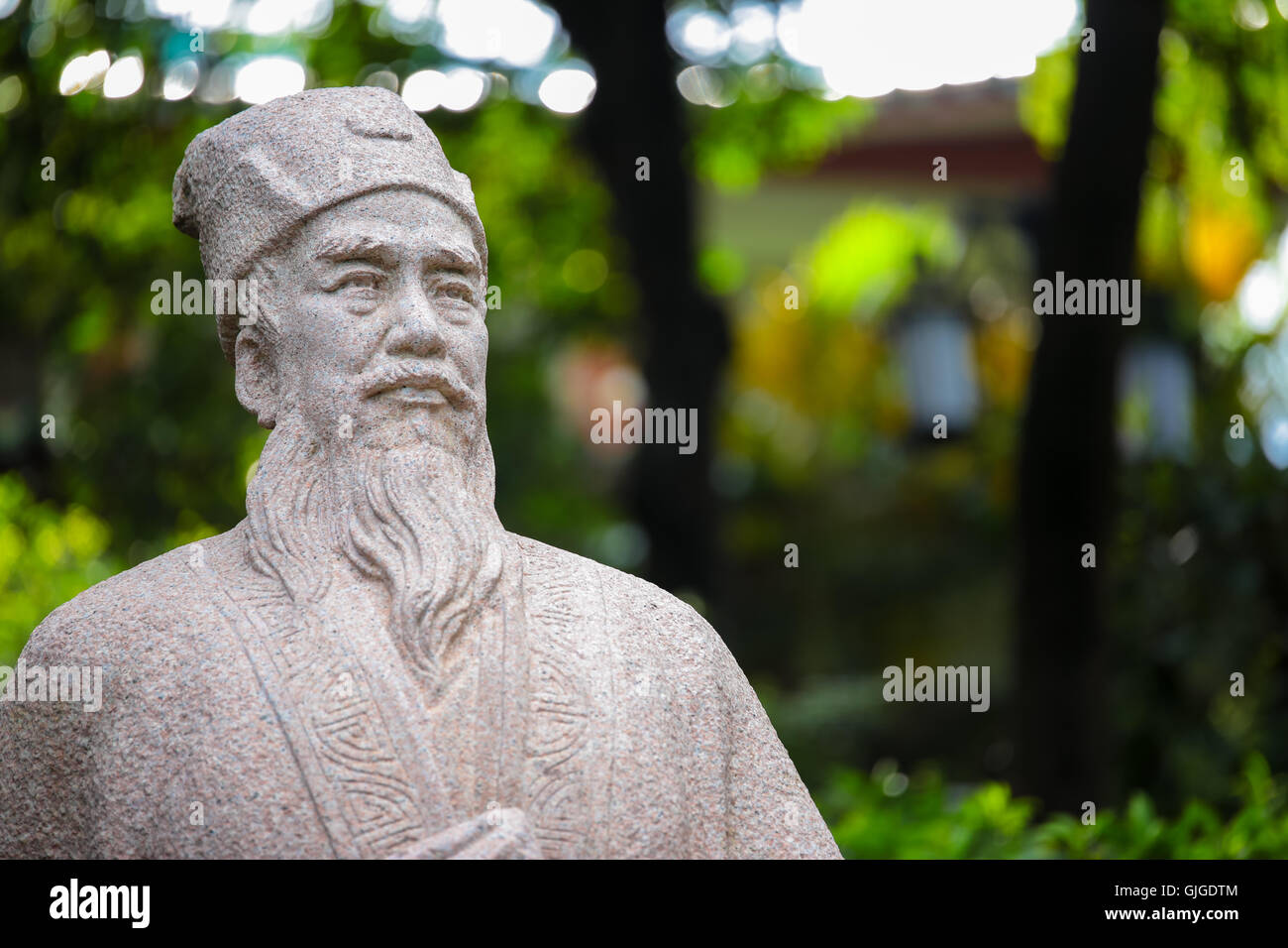 Statue of Su Shi aka Su Tungpo. at Huizhou west lake recreation park ...