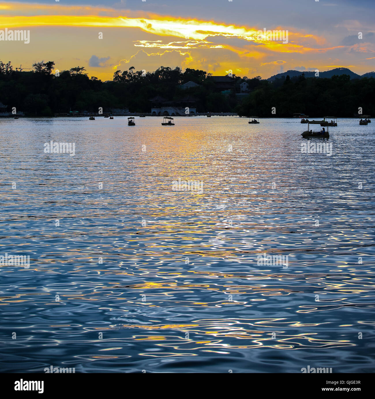 Evening scene of Huizhou west lake recreation park, Huizhou, China ...