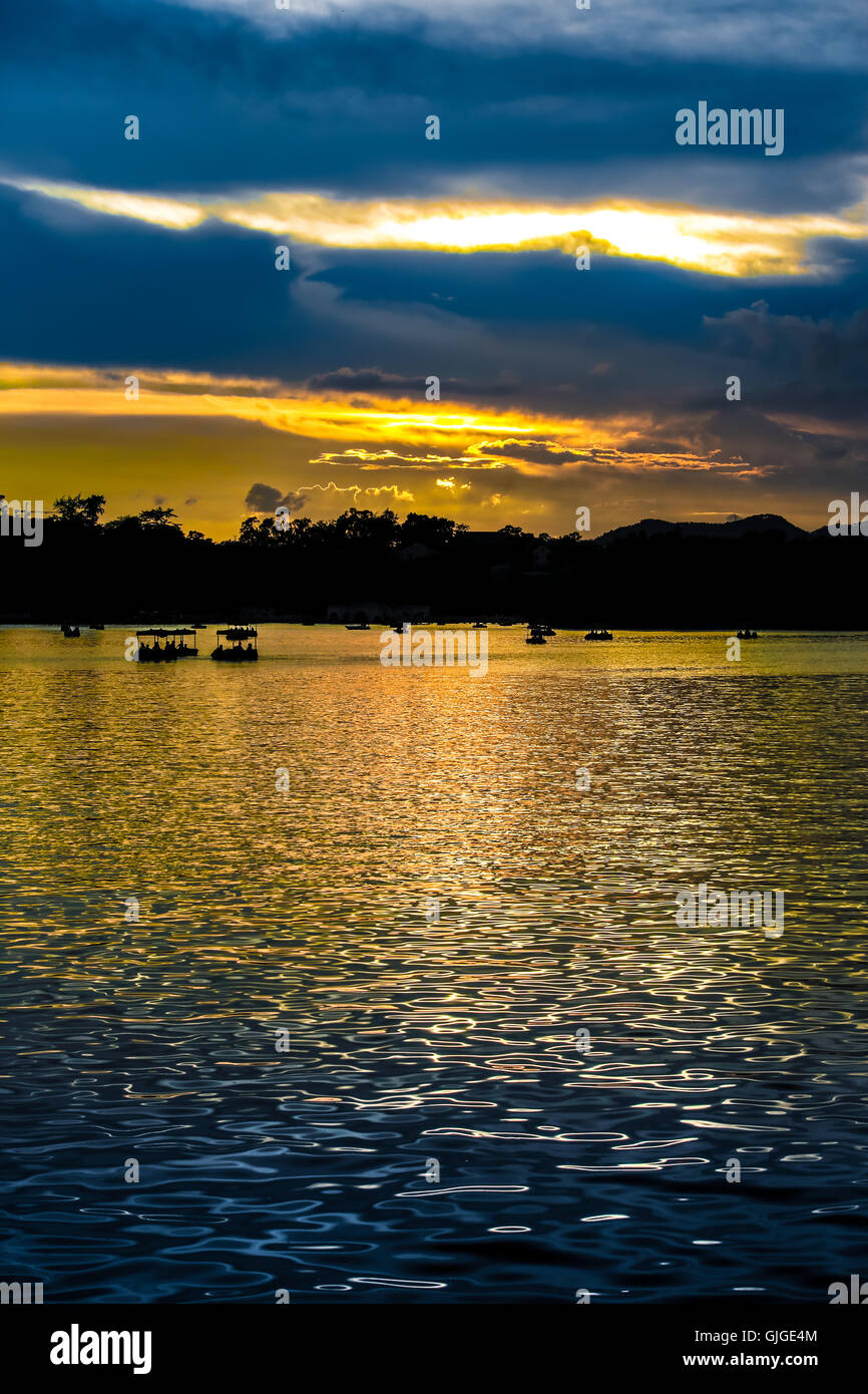 Evening scene of Huizhou west lake recreation park, Huizhou, China ...