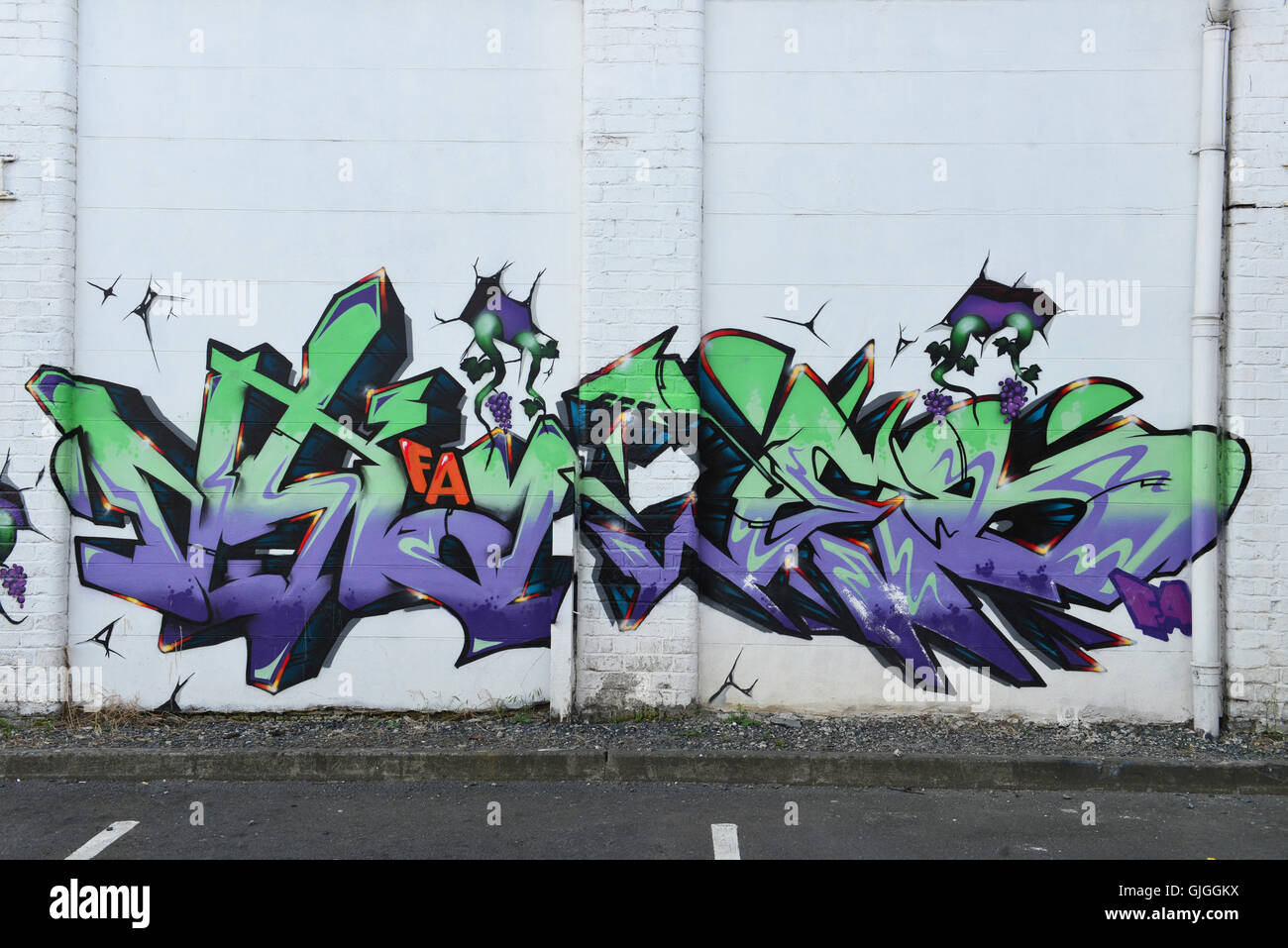 Belfast street art hi-res stock photography and images - Alamy