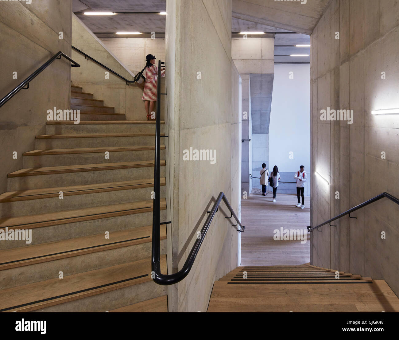 Stairwell landing with view upwards and downwards. Switch House at Tate ...