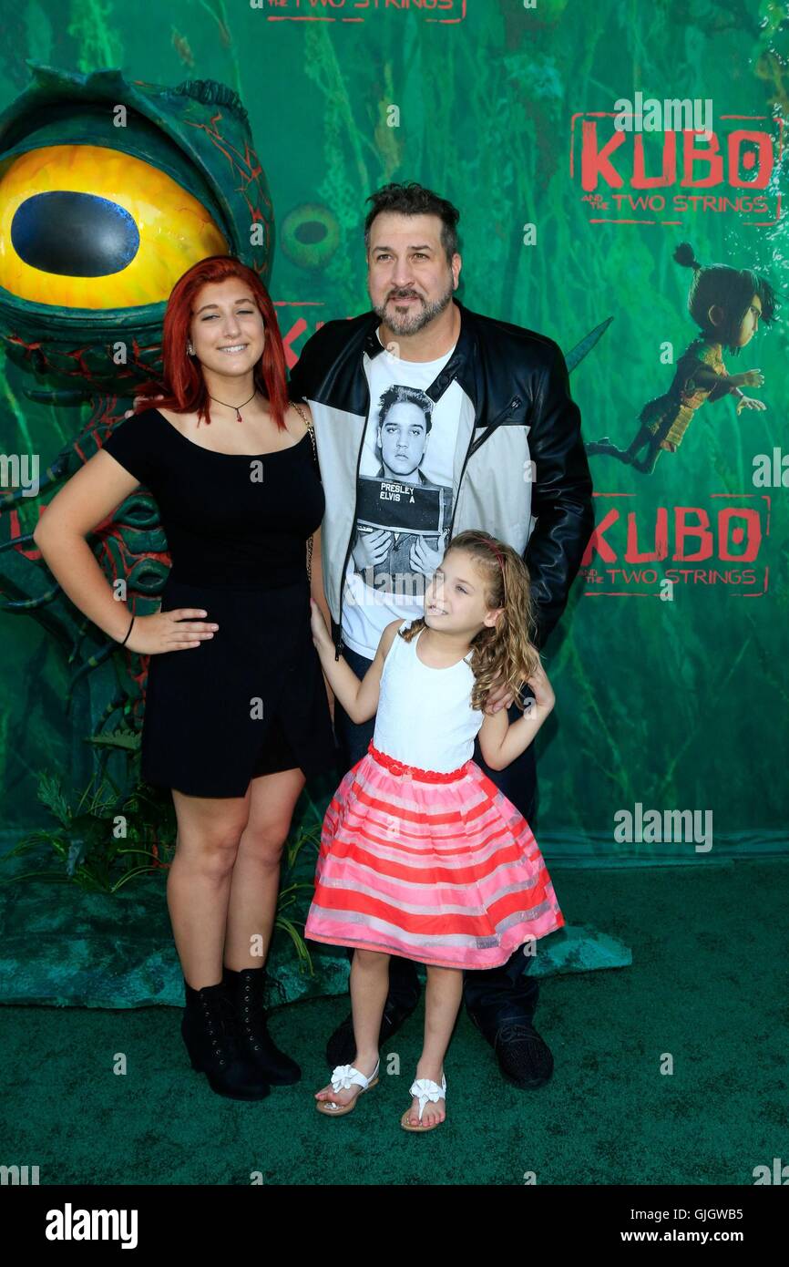 Kelly Baldwin, Joey Fatone, Kloey Fatone at arrivals for KUBO AND THE ...