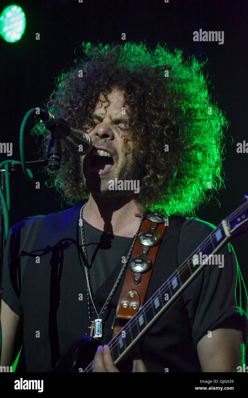 Guitarist andrew hi-res stock photography and images - Alamy