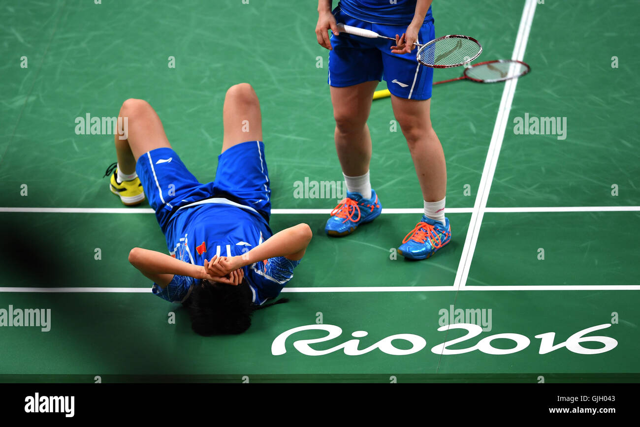 Rio De Janeiro, Brazil. 16th Aug, 2016. China's Tang Yuanting (L) and ...