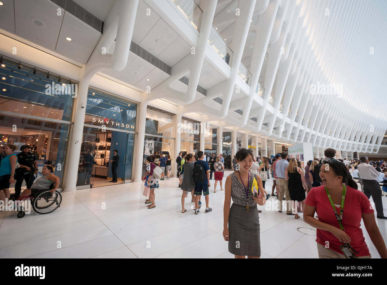 Thousands of visitors pack the World Trade Center Transportation Hub ...