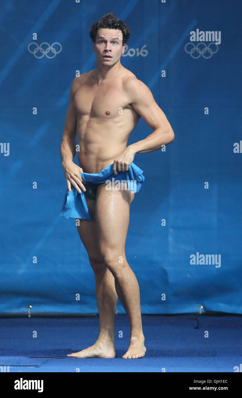 Springboard dive hi-res stock photography and images - Alamy