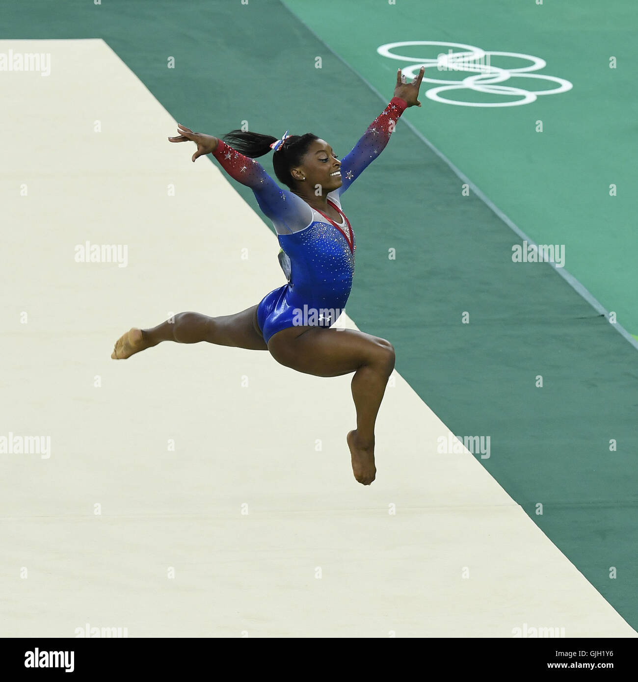 Simone biles floor hi-res stock photography and images - Alamy