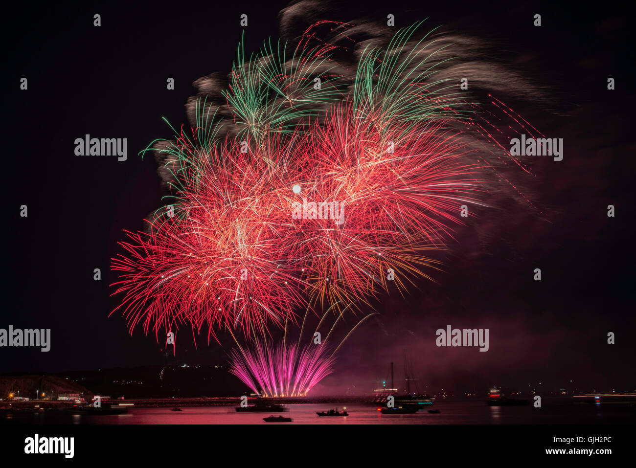Firework display at British firework Championships in Plymouth, 2016 ...