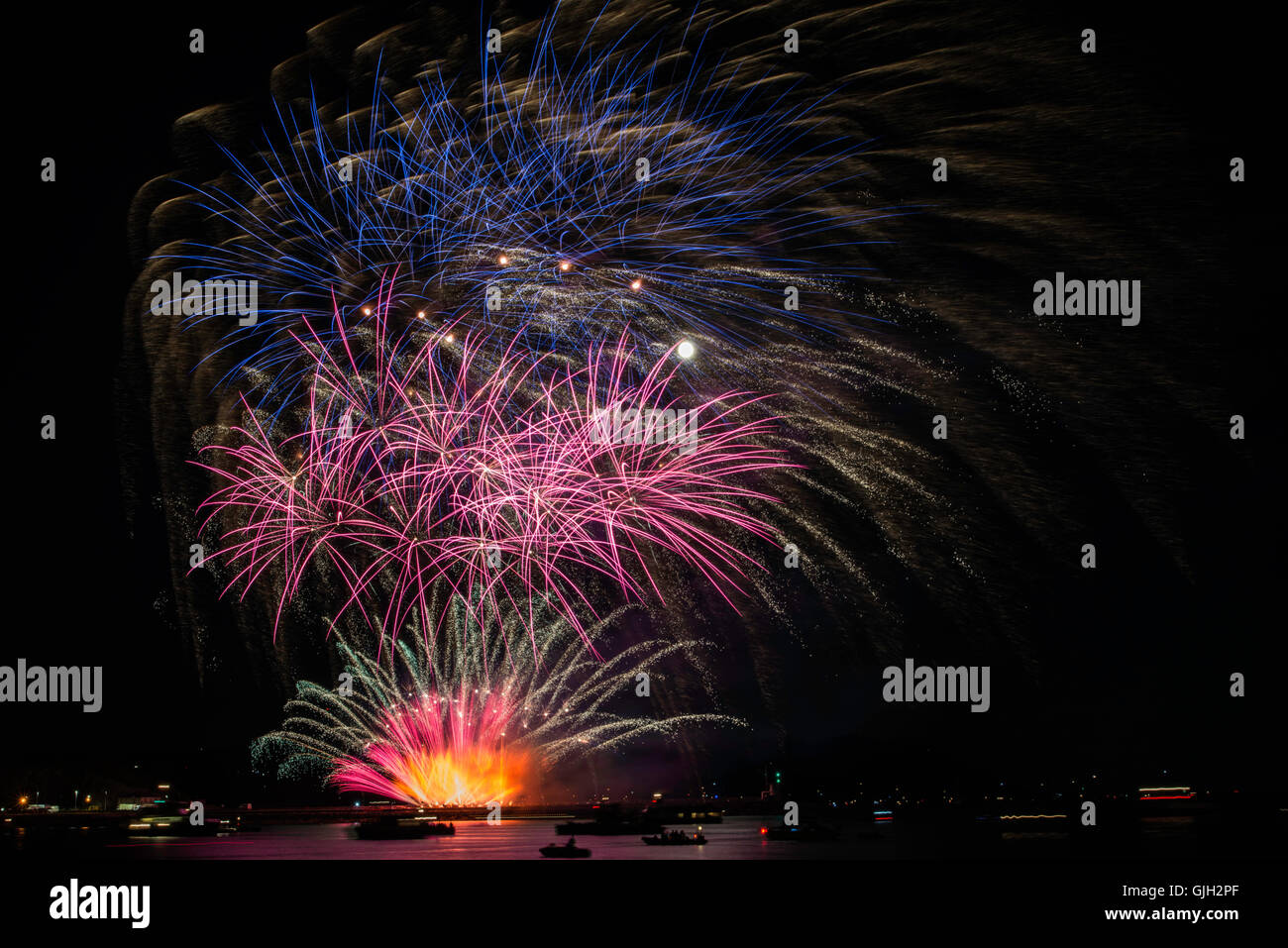Firework display at British firework Championships in Plymouth, 2016 ...