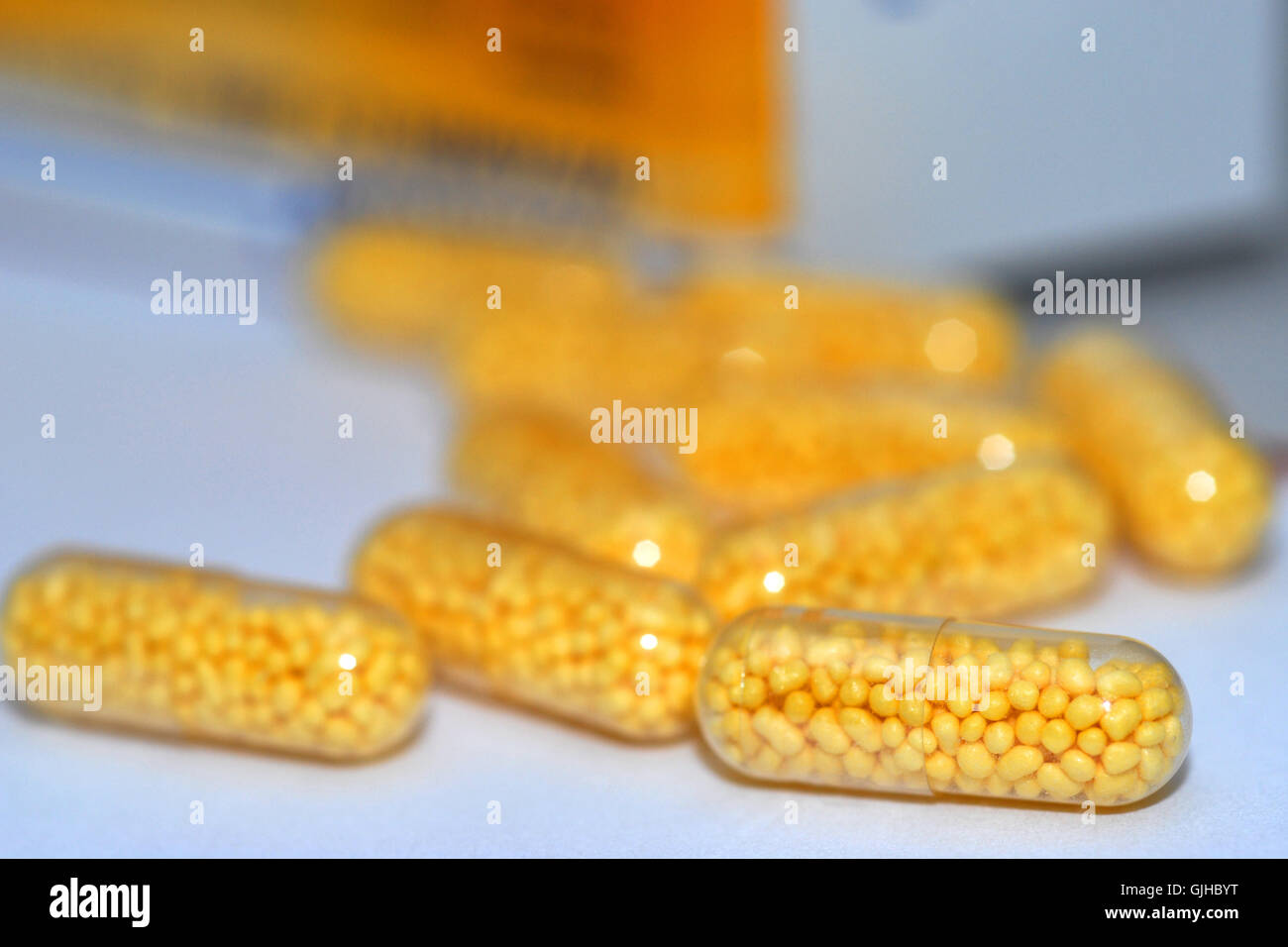 Zinc tablets hi-res stock photography and images - Alamy