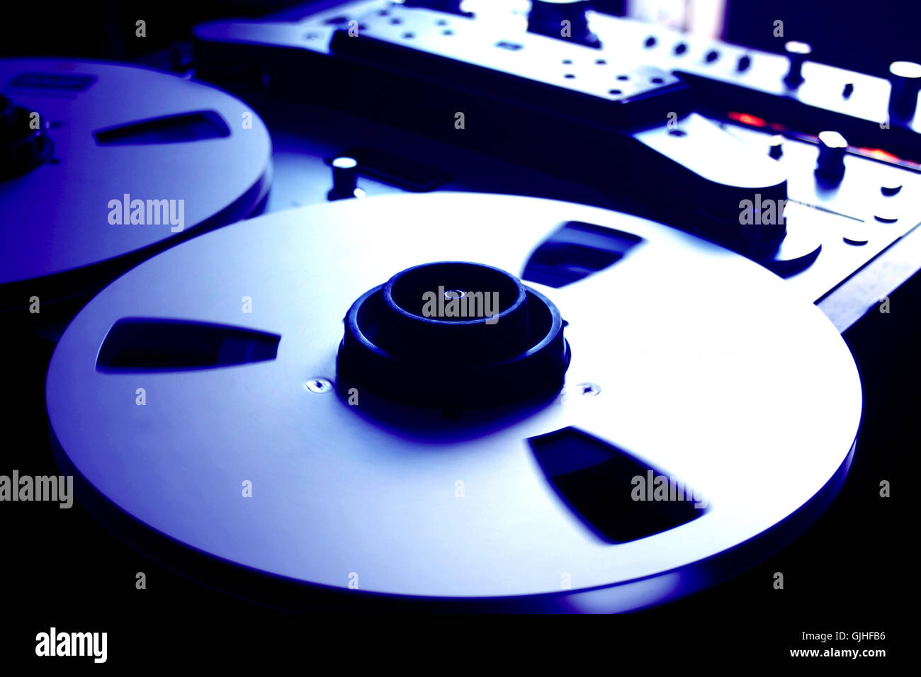 Studio ii hi-res stock photography and images - Alamy