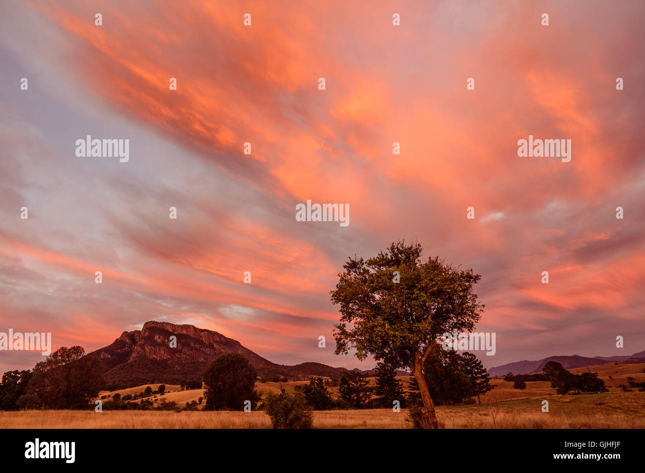 Sunrise over mount maroon hi-res stock photography and images - Alamy