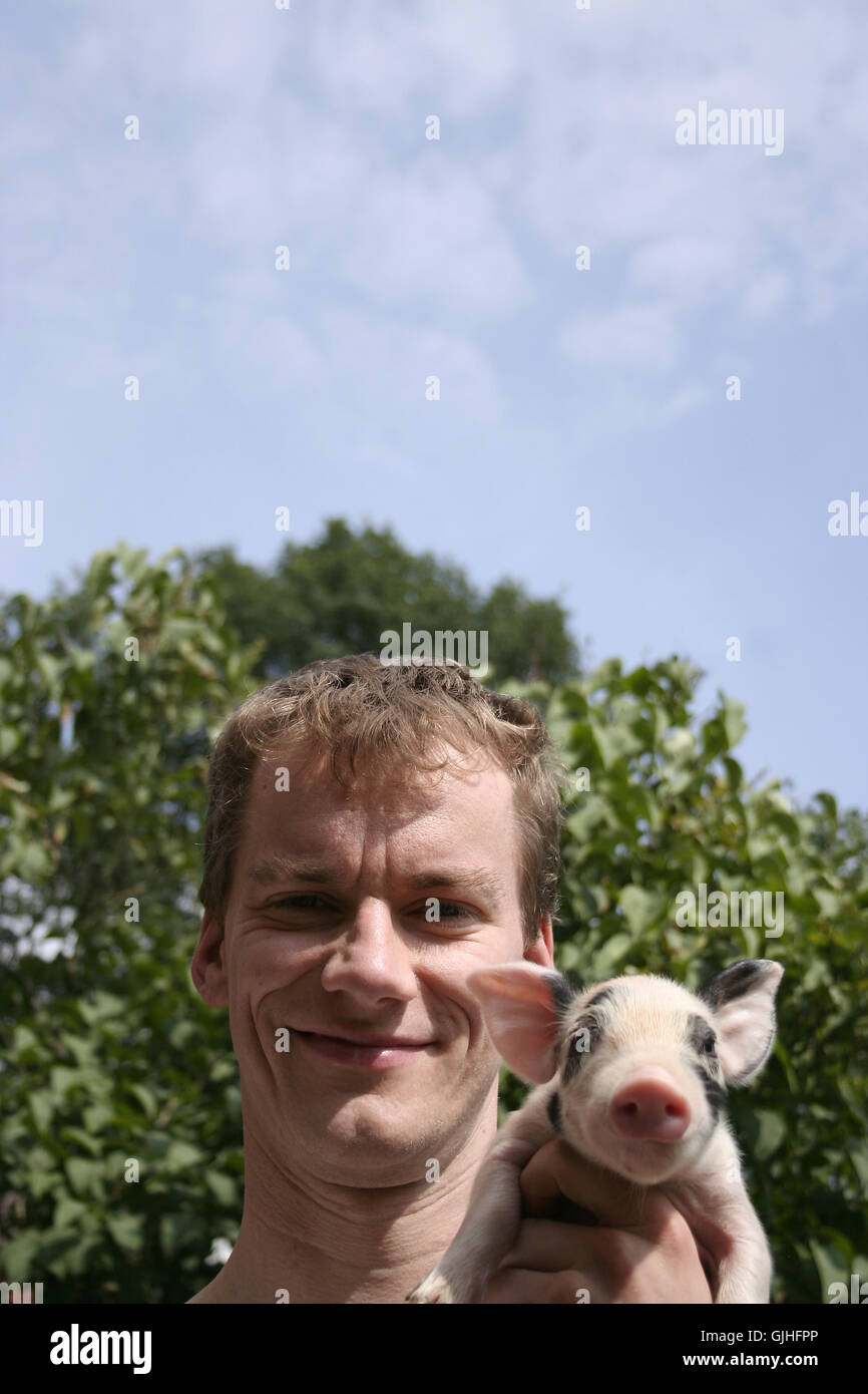 Animal brothers hi-res stock photography and images - Alamy