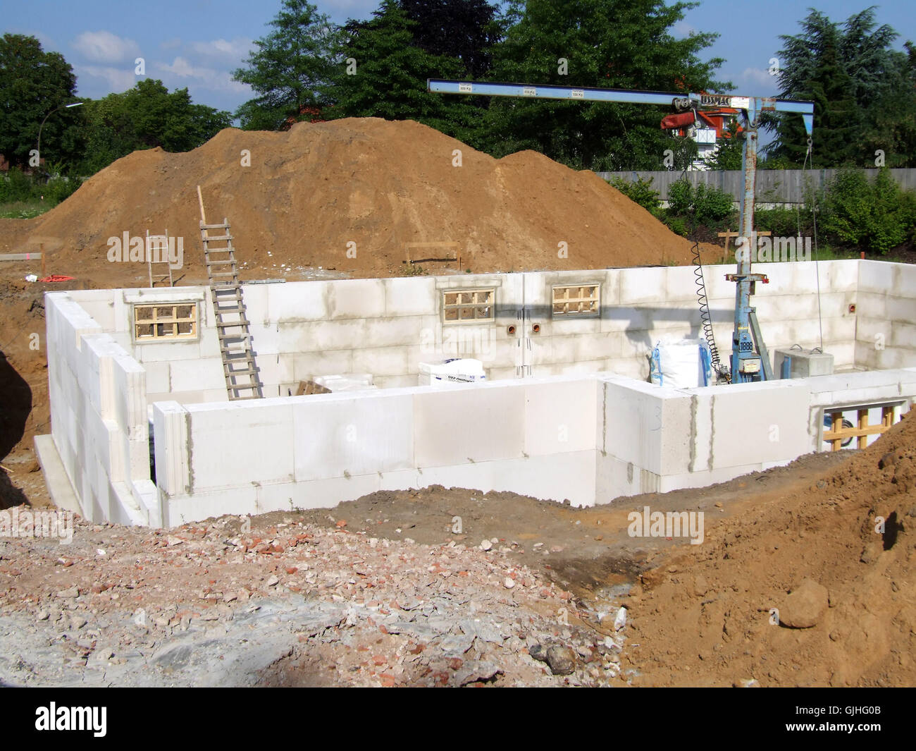 build concrete new building Stock Photo - Alamy