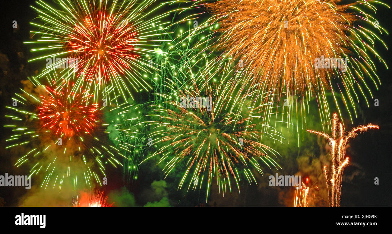 Vienna new year fireworks hi-res stock photography and images - Alamy