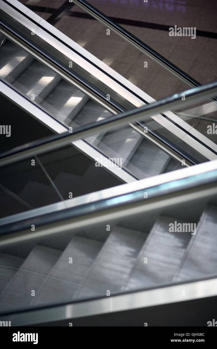 escalator stairs upwards Stock Photo - Alamy