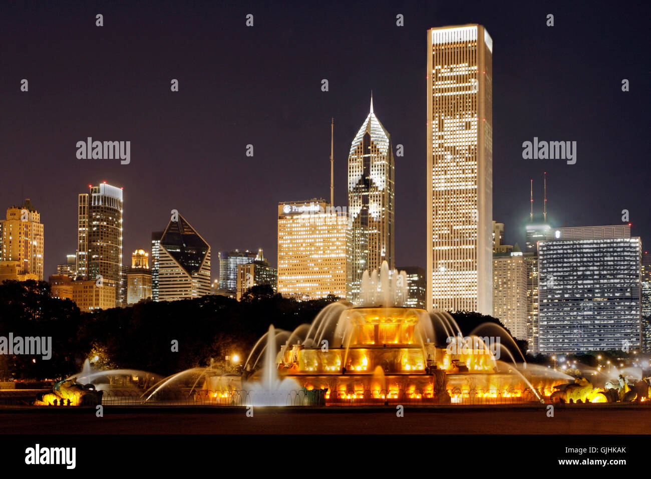 chicago buckingham fountain Stock Photo - Alamy
