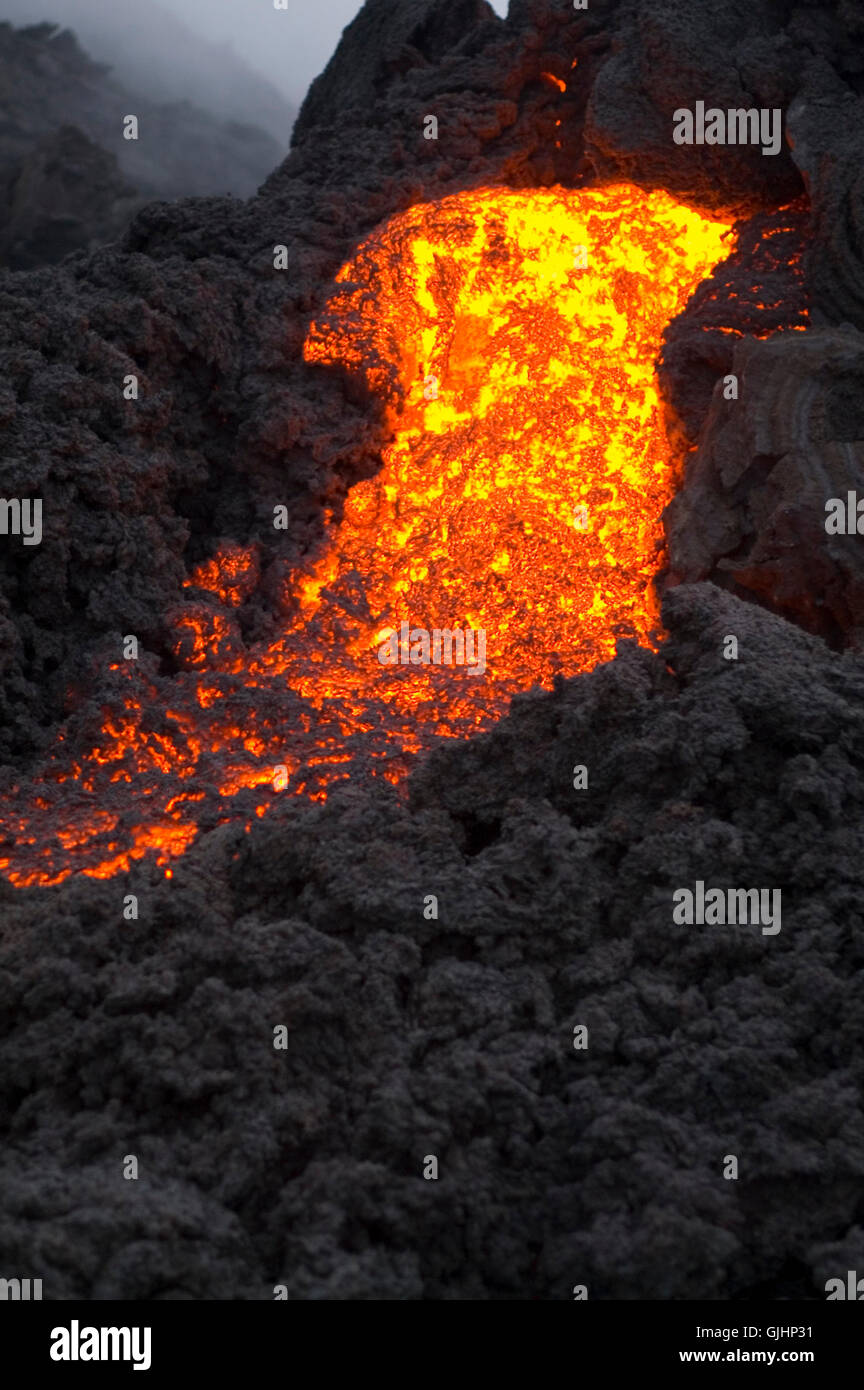 Liquid magma hi-res stock photography and images - Alamy