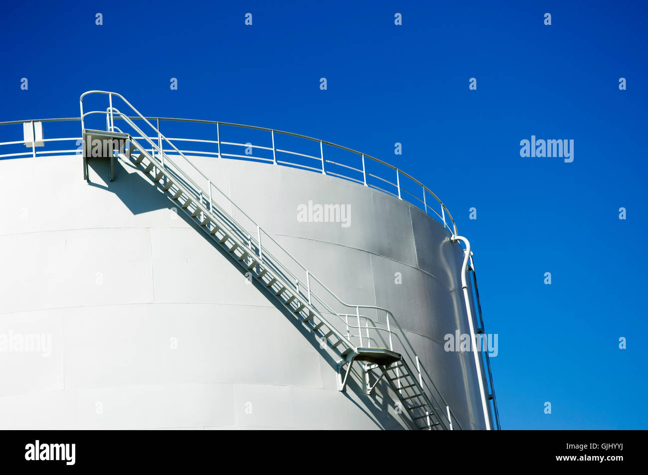Silver gas hi-res stock photography and images - Alamy
