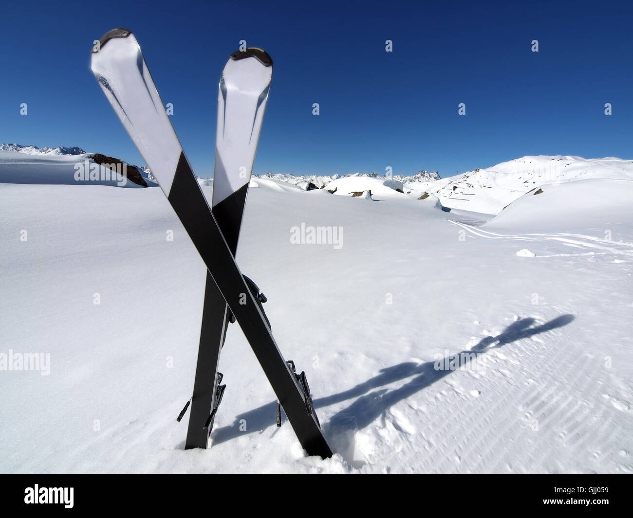 ski in snow Stock Photo - Alamy