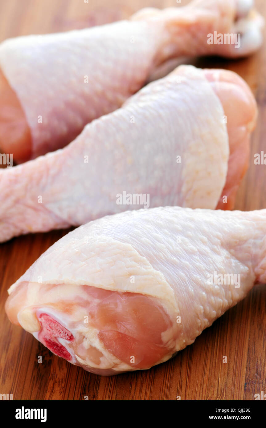legs raw chicken Stock Photo - Alamy