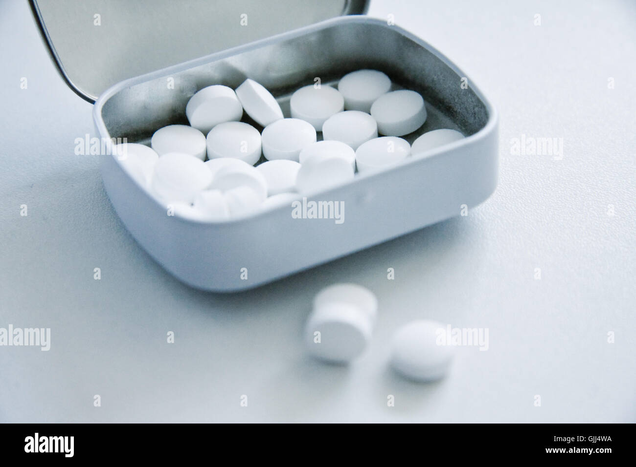 tin tablet box Stock Photo - Alamy
