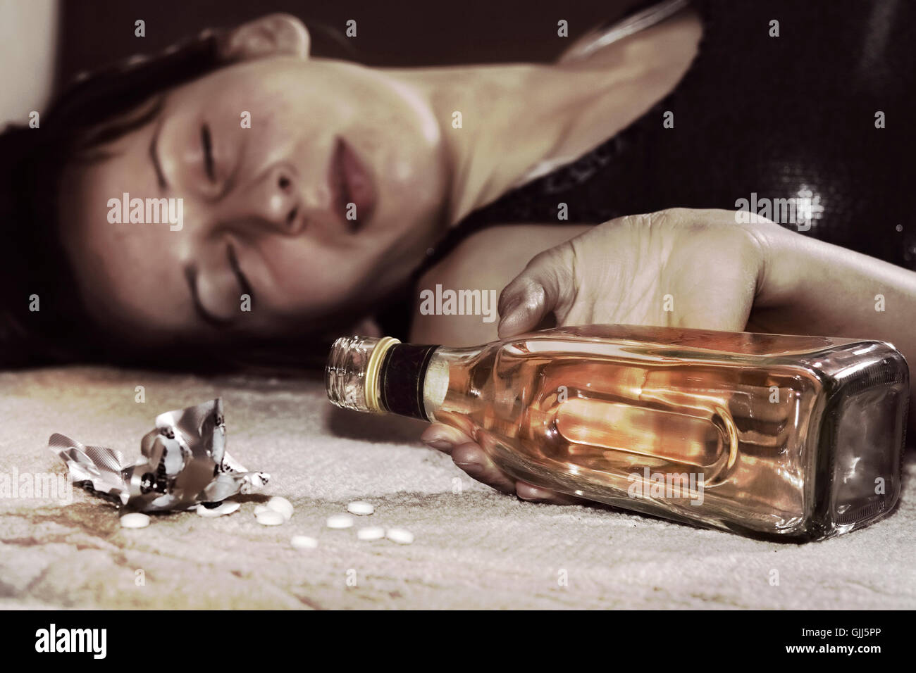 Alcohol poisoning dead hi-res stock photography and images - Alamy