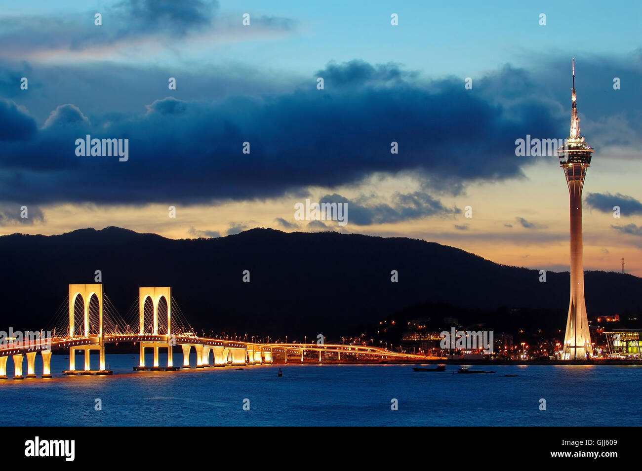 tower bridge beach Stock Photo - Alamy