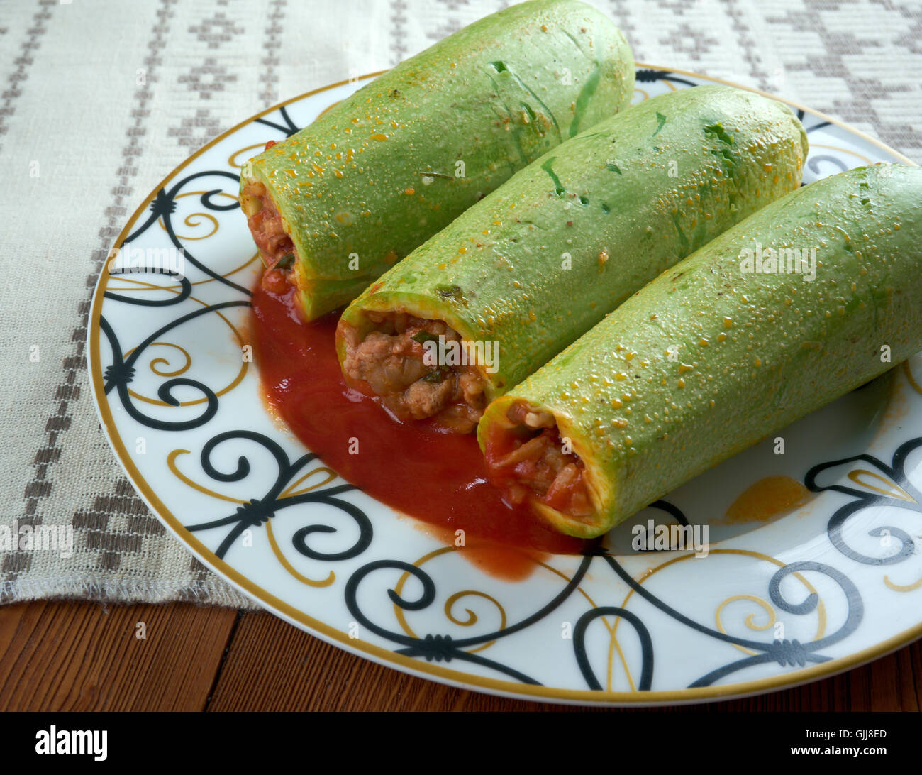 Mehshi Kusa - zucchini stuffed with rice and meat Stock Photo - Alamy