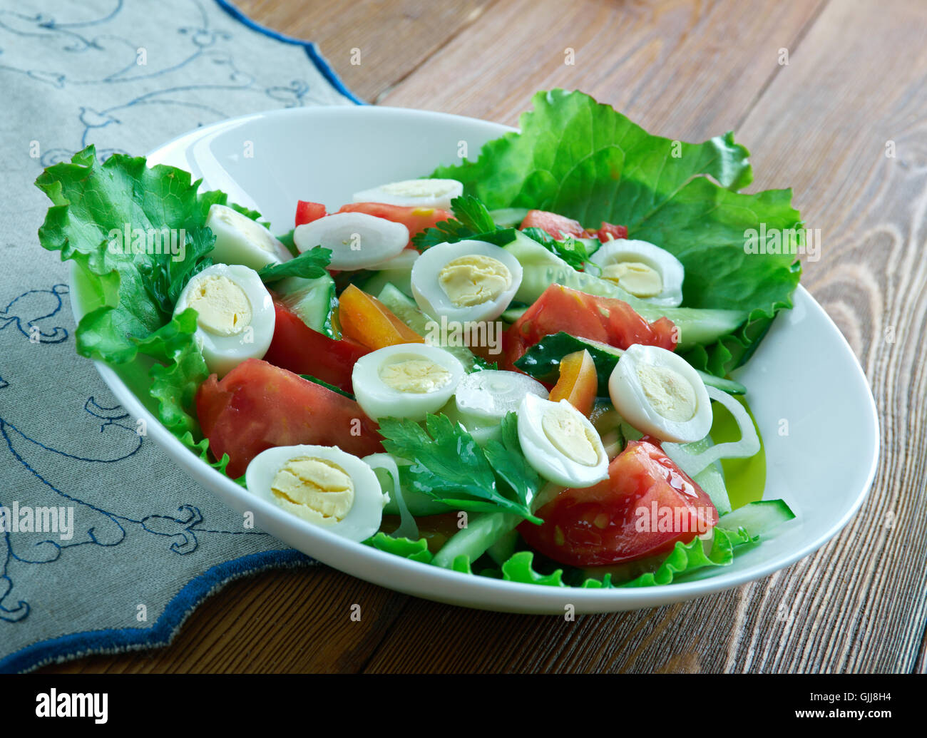 Ensalada imperial mixta - Mexican salad with quail eggs, vegetables ...