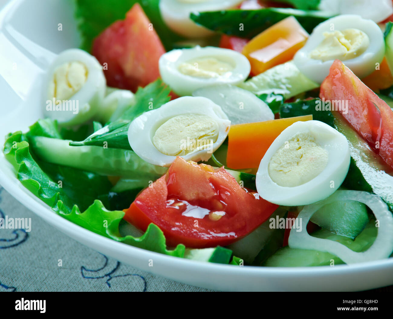 Ensalada imperial mixta - Mexican salad with quail eggs, vegetables ...