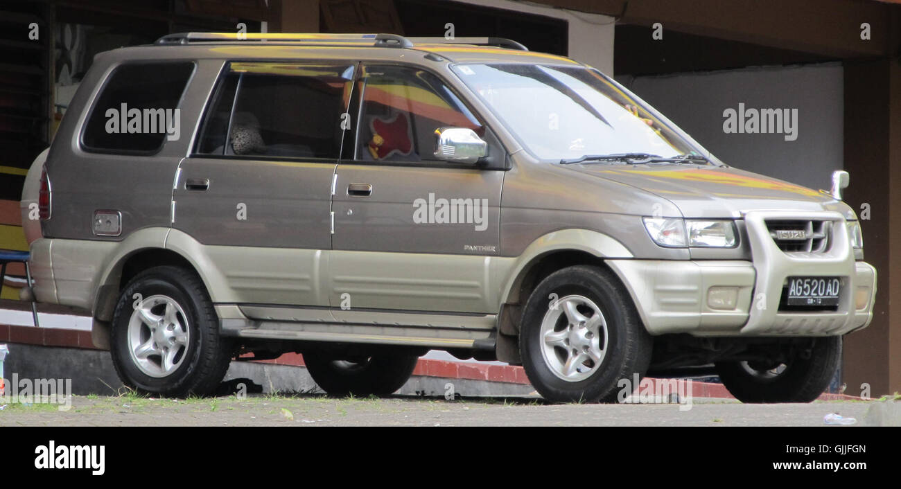 '02 Isuzu Panther Stock Photo - Alamy