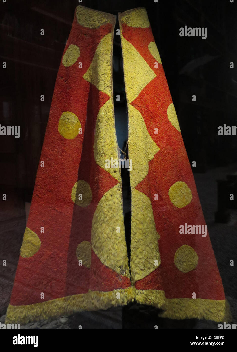 'Ahu'ula, Hawaiian feather cloak, Bishop Museum, 11094 Stock Photo - Alamy