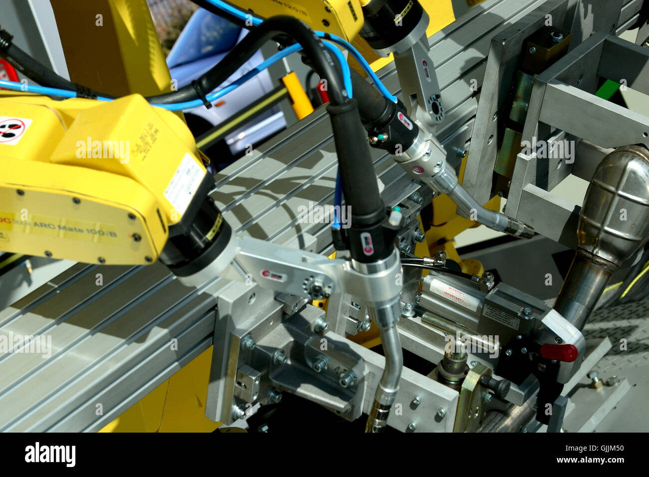 Robot gripper hi-res stock photography and images - Alamy