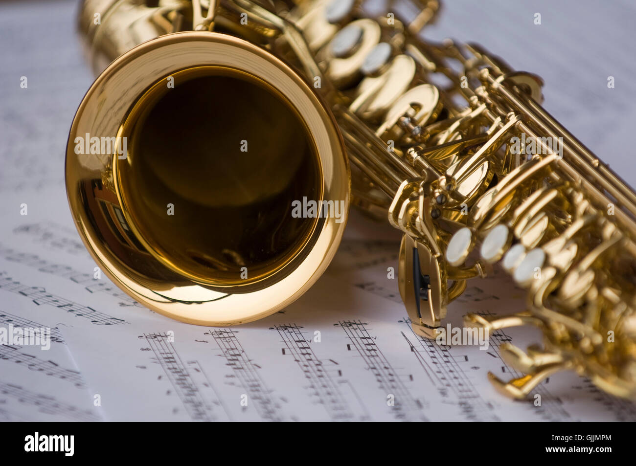 Saxophone musical notes hi-res stock photography and images - Alamy