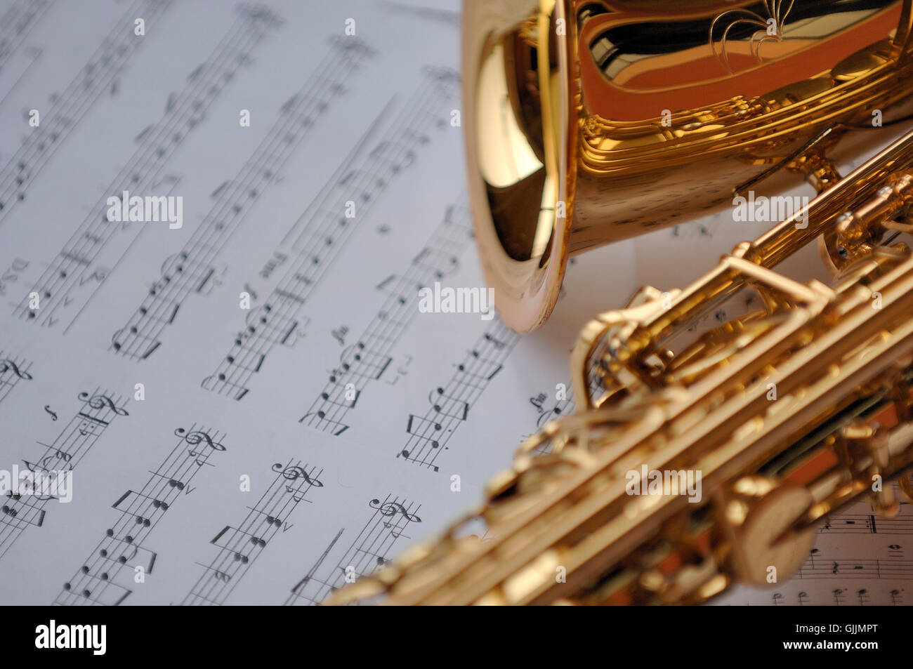 Saxophone musical notes hi-res stock photography and images - Alamy