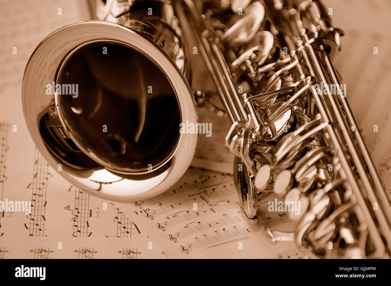 Saxophone musical notes hi-res stock photography and images - Alamy