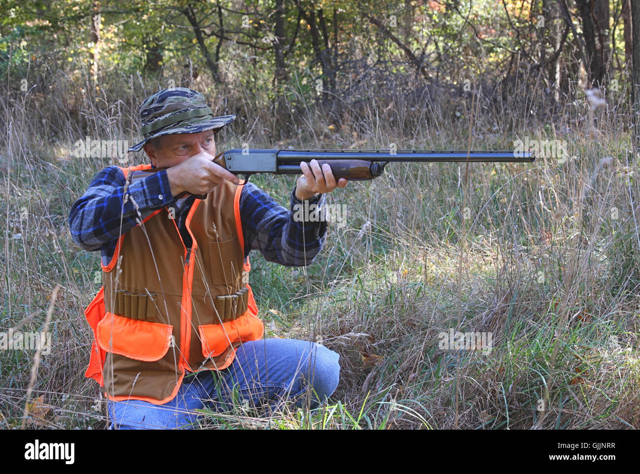 Hunter field rifle arm hi-res stock photography and images - Alamy
