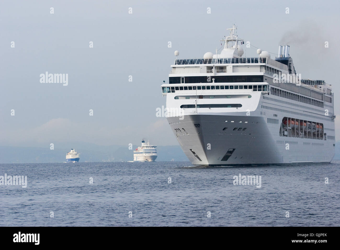 Fahre ferries hi-res stock photography and images - Alamy