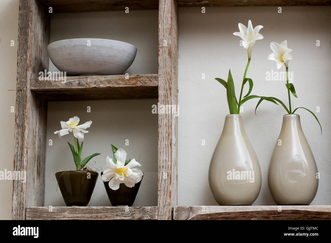 5 vases hi-res stock photography and images - Alamy