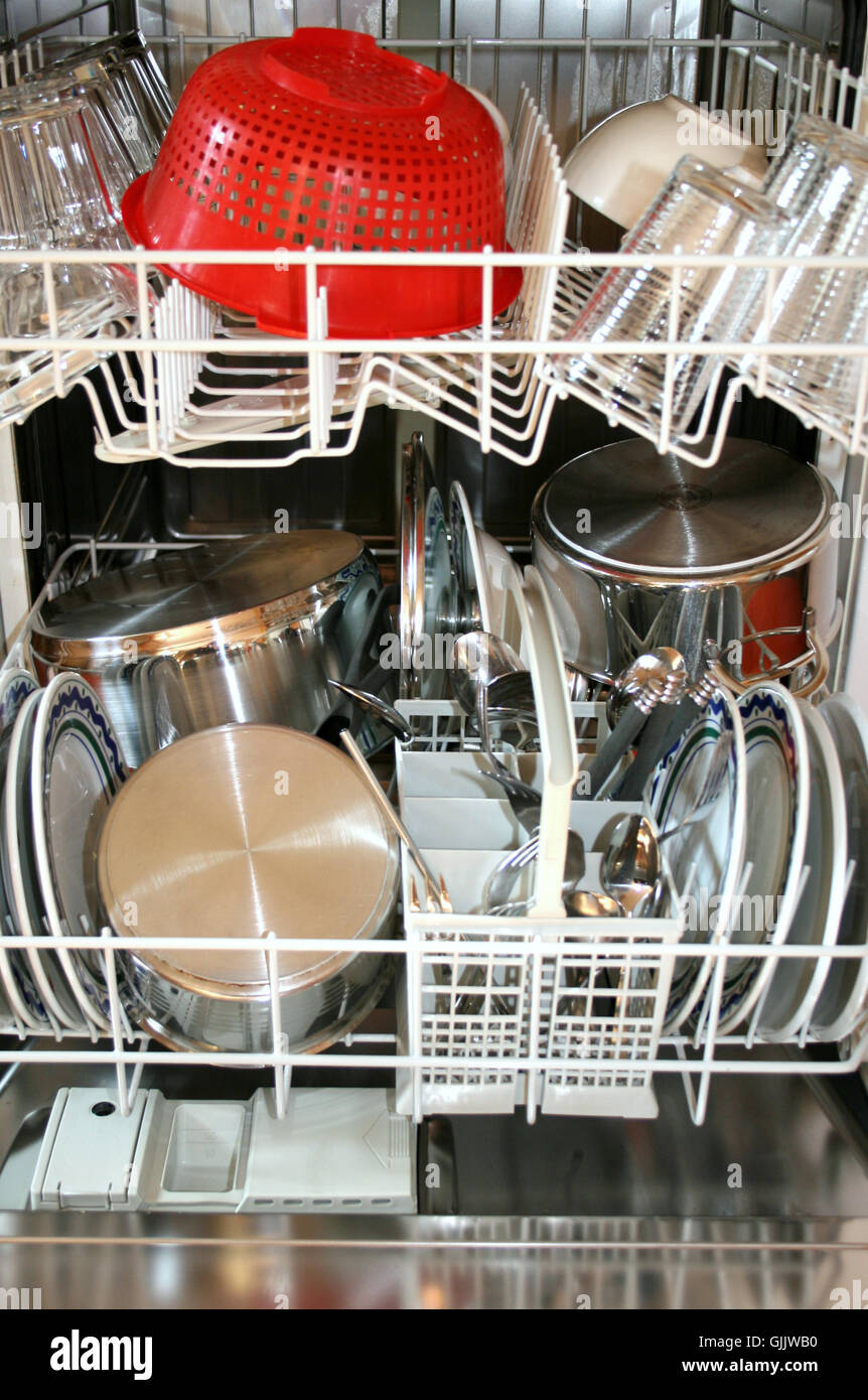 Metal dishwasher hi-res stock photography and images - Alamy