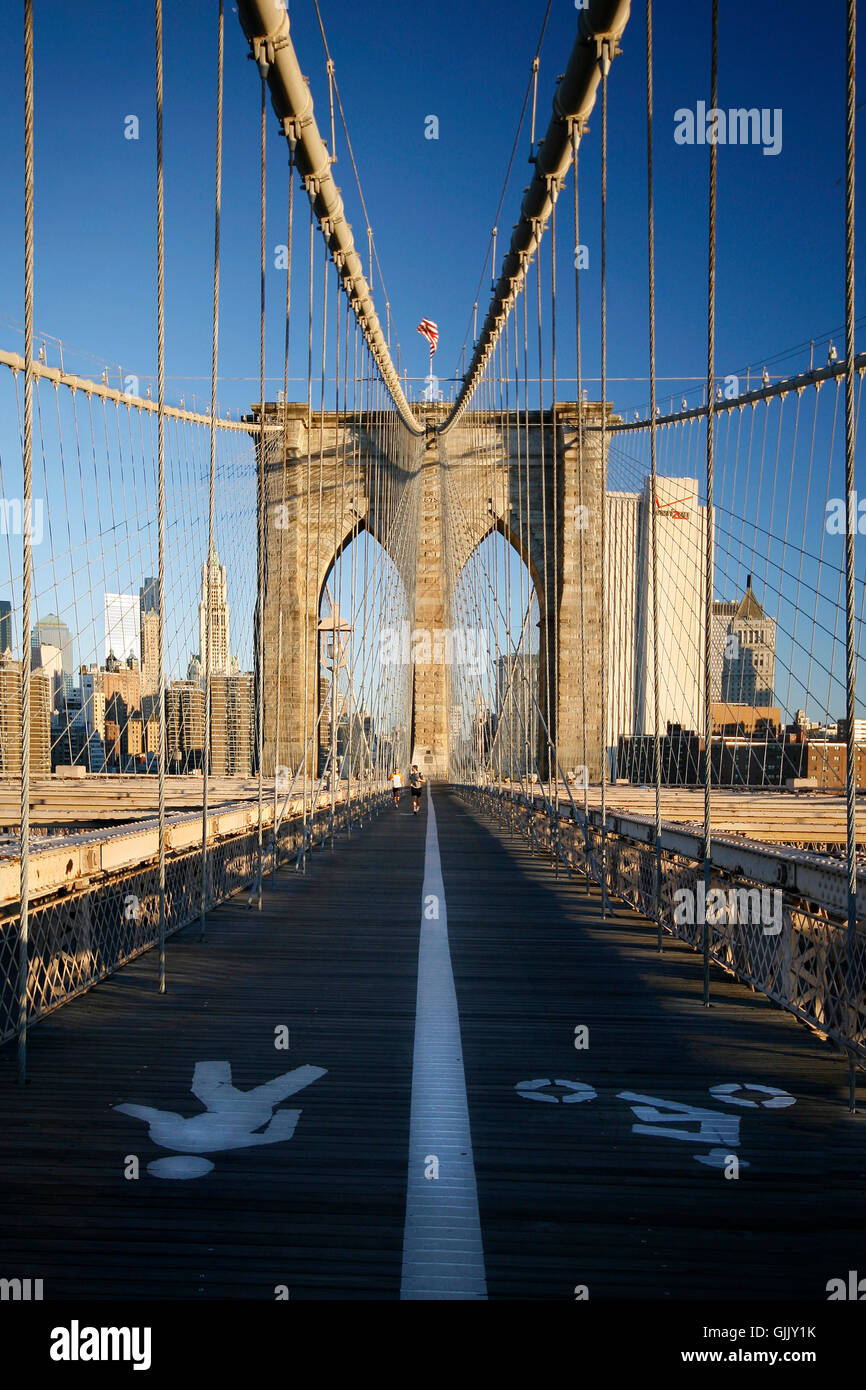 Manhatten bridge portrait hi-res stock photography and images - Alamy