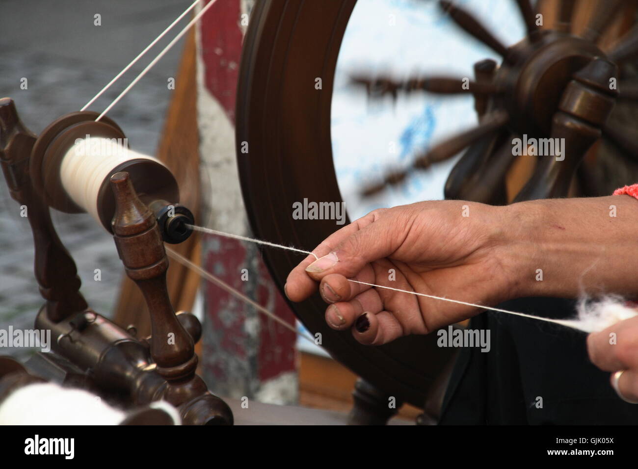 hand spin thread Stock Photo - Alamy