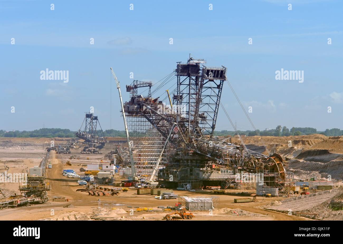 Mining scaffolding hi-res stock photography and images - Alamy